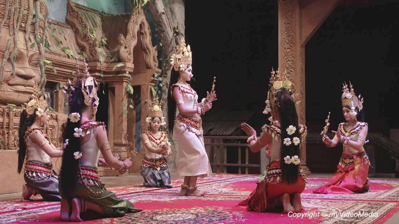 Apsara Dance and Dinner in Siem Reap - Travel Video Blog