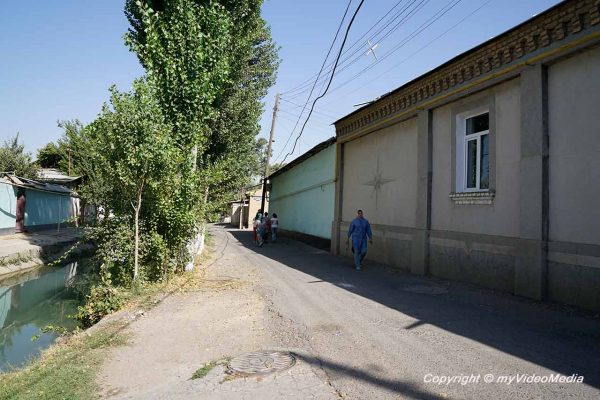 Old City, Mosques and Earthquake Monument in Tashkent - Uzbekistan