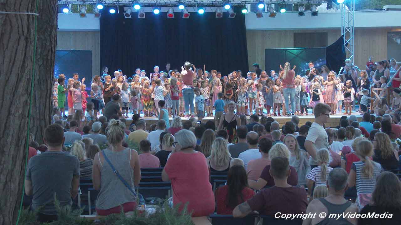 The Magician and Illusionist Erix Logan at Marina di Venezia - Italy