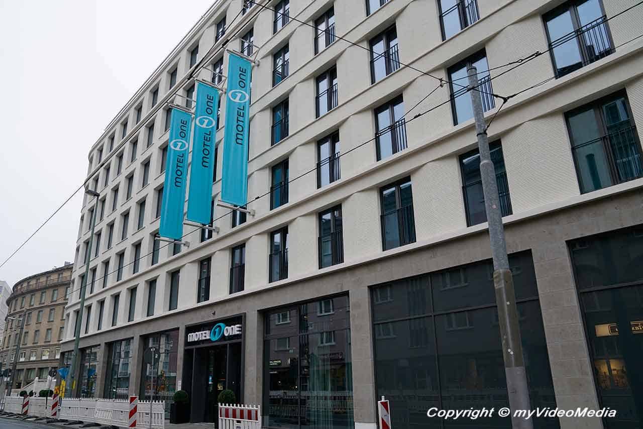 Motel One Frankfurt-Römer - Germany - Travel Video Blog